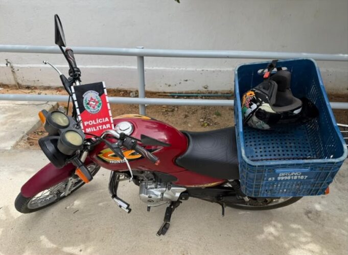 Polícia Militar recupera motocicleta com restrição de roubo/furto, em ...